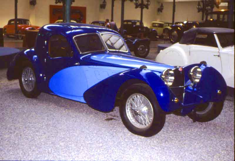 The pages of 'Bee' and 'Vee'